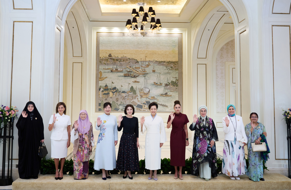 Mehriban Əliyeva və Anna Akopyan birgə şəkil çəkdiriblər - - Medianews.az